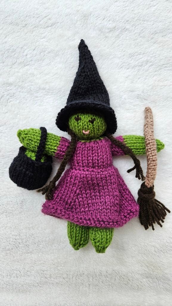 Witch Knitting Pattern PDF Download – Fitting in Knitting